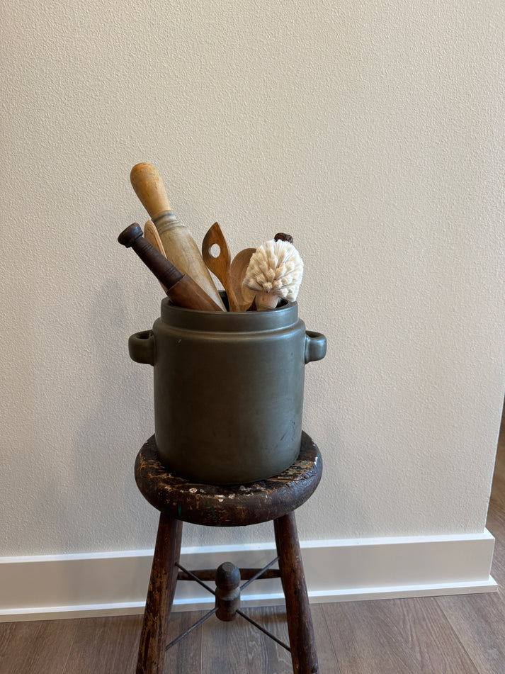 Green Crock + Utensils – Birch Design Co